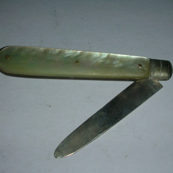 A mother of pearl handled pocket knife - South Perth Antiques ...