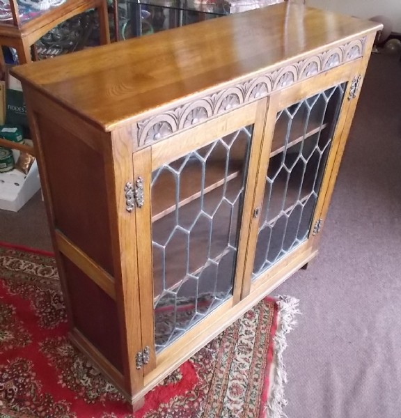 Oak old charm dwarf bookcase - South Perth Antiques & Collectables