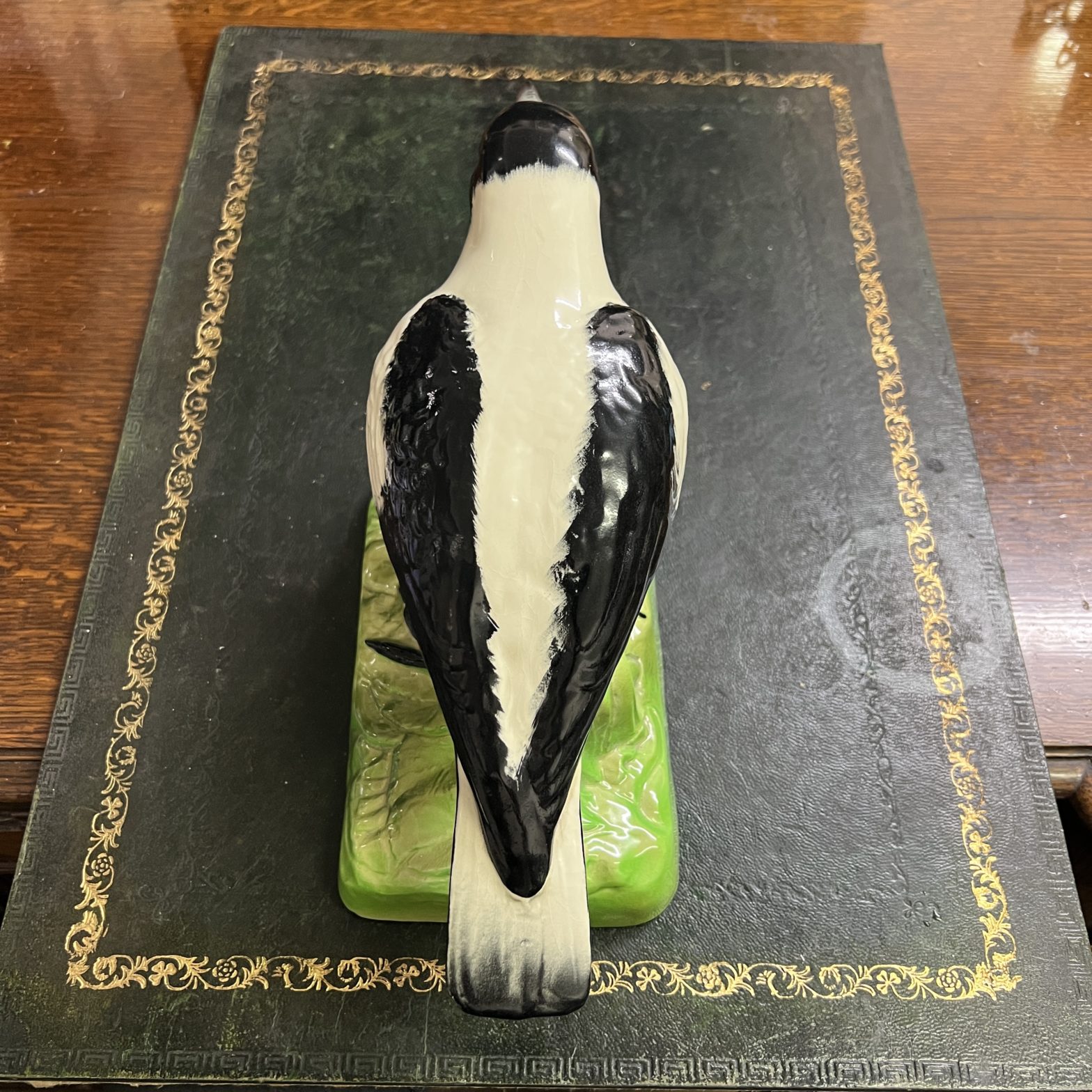 A Wembley Ware Magpie - South Perth Antiques & Collectables