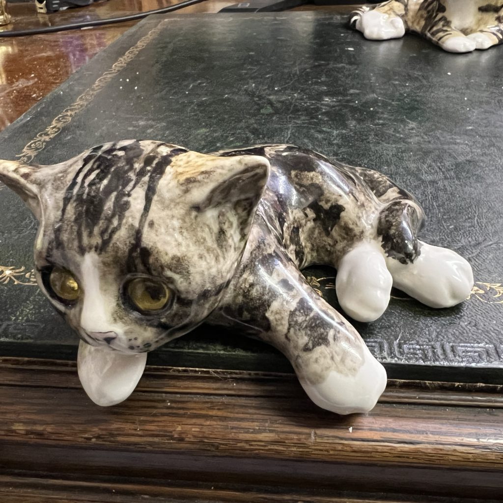 Winstanley pottery cat - South Perth Antiques & Collectables
