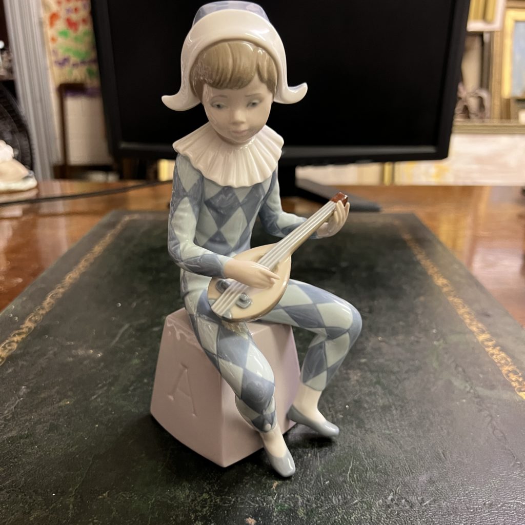 lladro harlequin boy with Mandolin - South Perth Antiques & Collectables