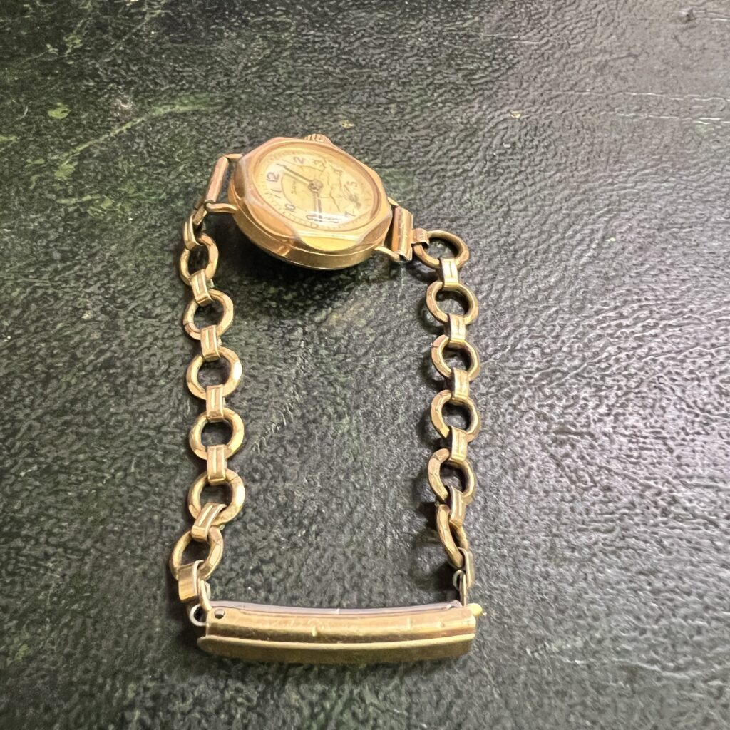 A vintage Samar ladies wrist watch - South Perth Antiques & Collectables