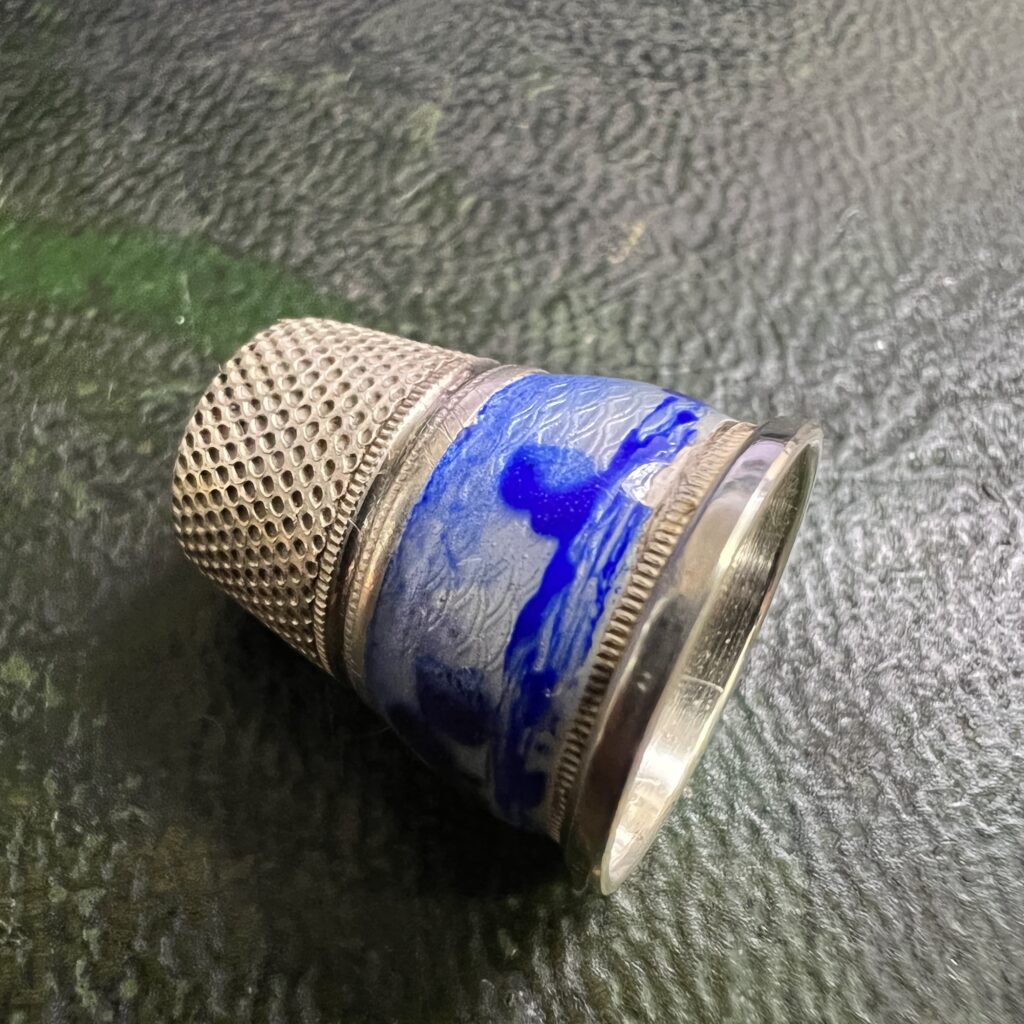 A sterling silver Dutch scene thimble - South Perth Antiques & Collectables