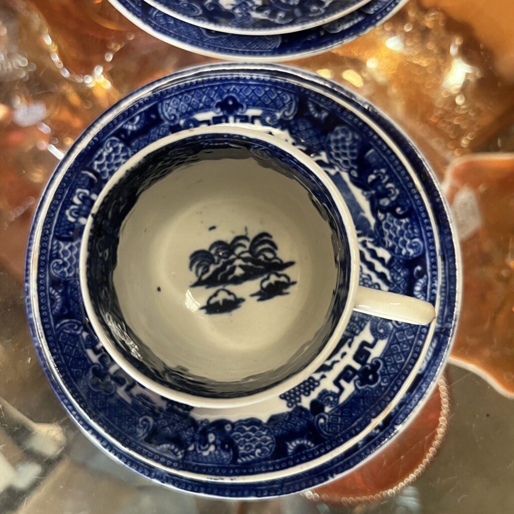Blue and White Willow pattern tea set - South Perth Antiques & Collectables
