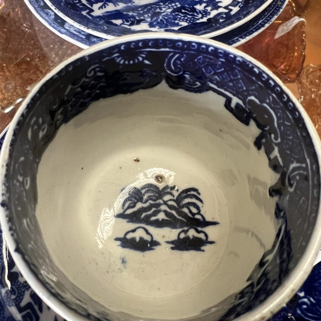 Blue and White Willow pattern tea set - South Perth Antiques & Collectables