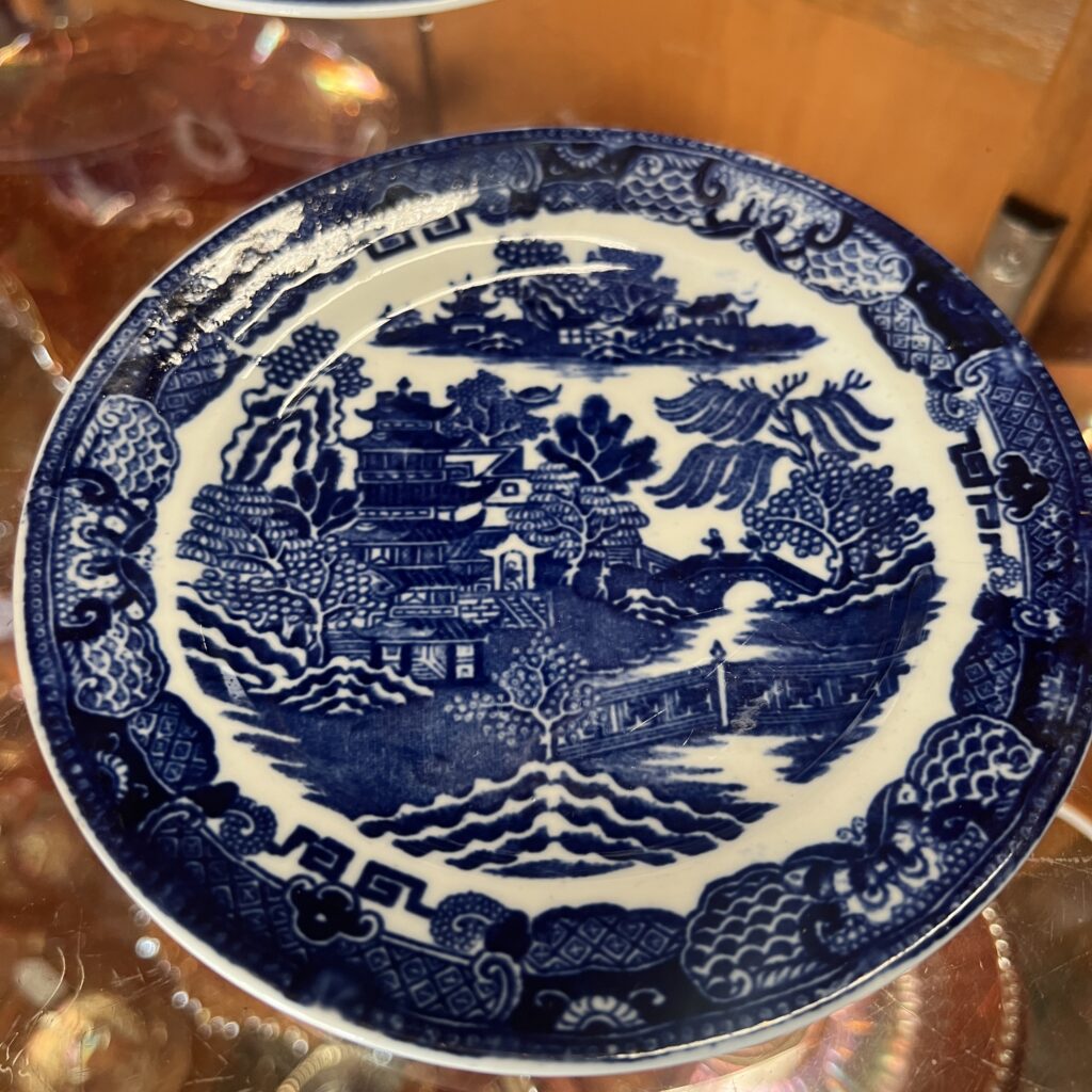 Blue and White Willow pattern tea set - South Perth Antiques & Collectables