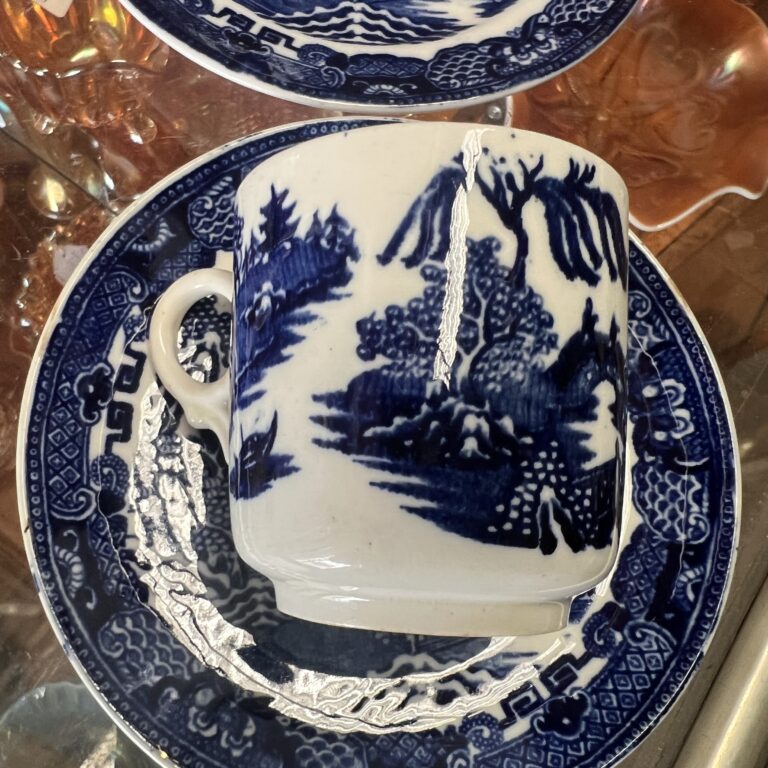 Blue and White Willow pattern tea set - South Perth Antiques & Collectables